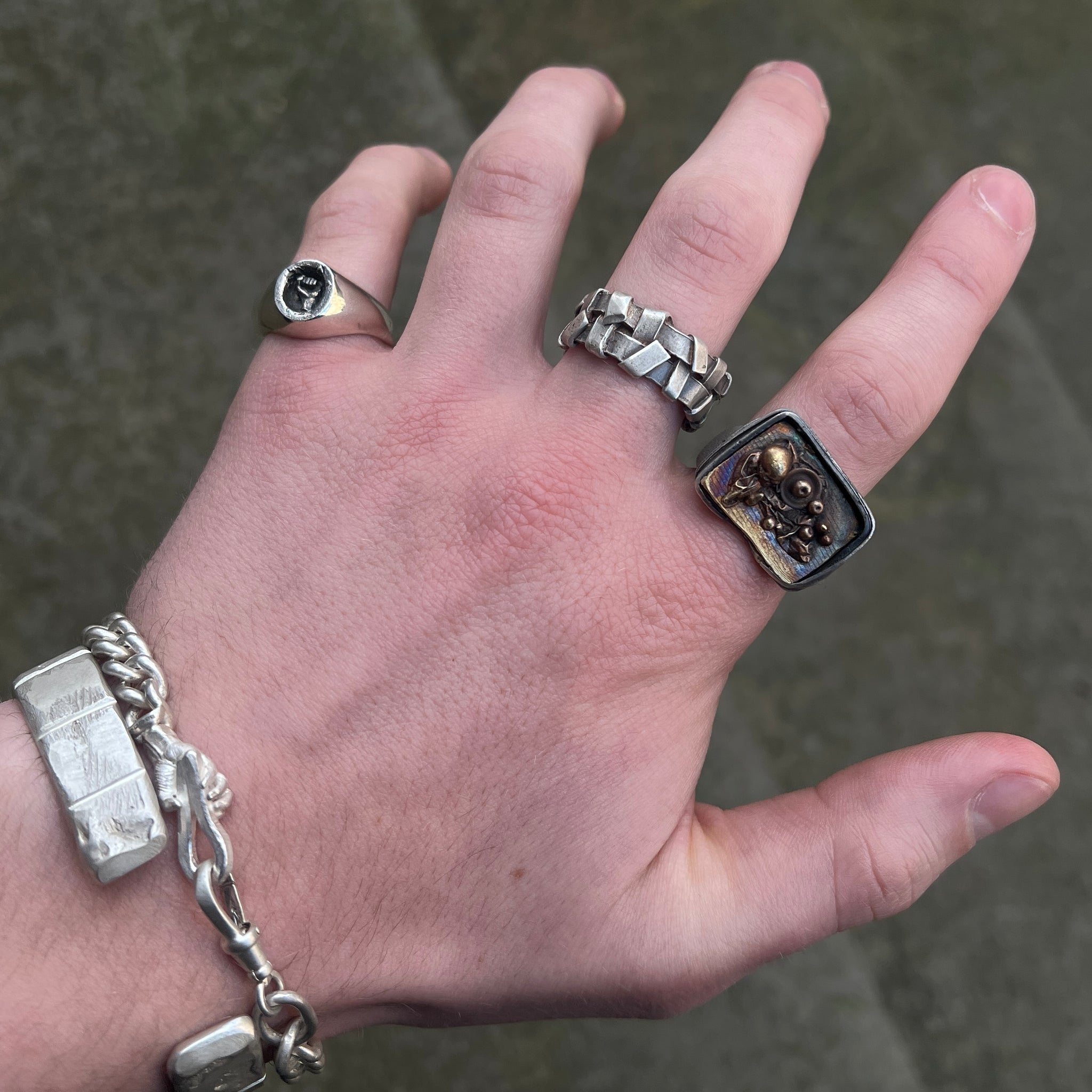 Raised Fist Signet Ring – ætla